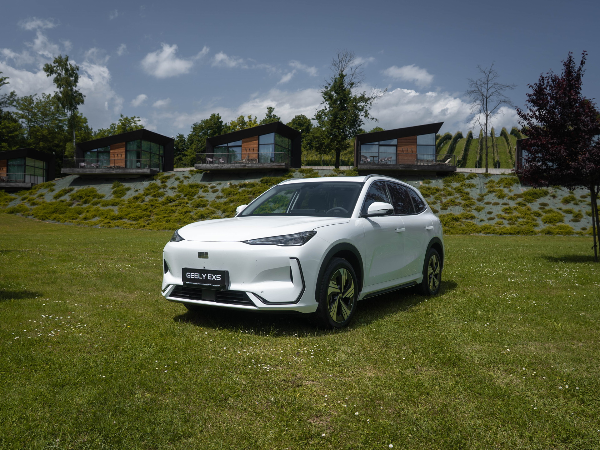 Geely lanza su primer SUV eléctrico con certificación europea - Player1.mx